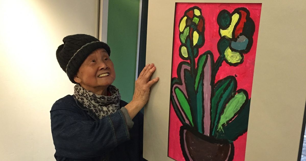 【展覽】八十歲愛畫畫 藝術讓殘疾身體重獲自由